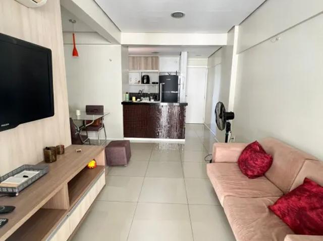 Apartamento com 2 Quartos e 2 banheiros à Venda, 61 m² por R$ 360.000