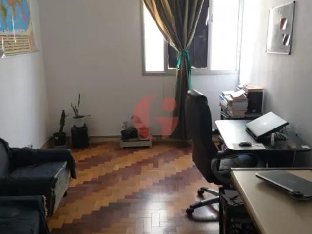 Apartamento com 2 Quartos e 2 banheiros à Venda, 62 m² por R$ 290.000