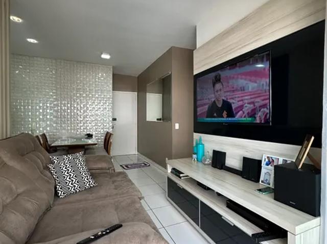 Apartamento com 2 Quartos e 2 banheiros à Venda, 62 m² por R$ 300.000