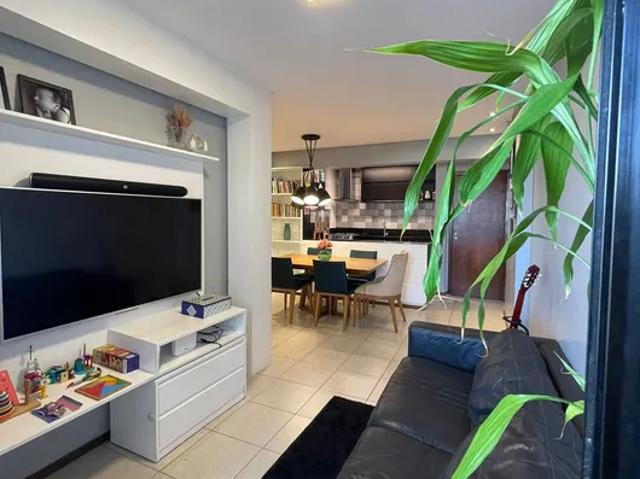 Apartamento com 2 Quartos e 2 banheiros à Venda, 64 m² por R$ 470.000