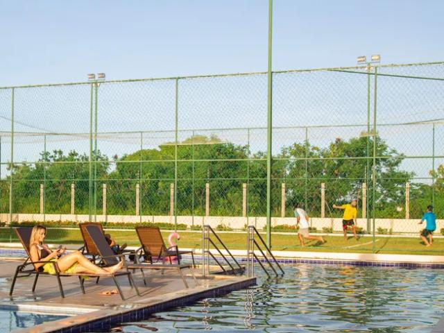 Apartamento com 2 Quartos e 2 banheiros à Venda, 65 m² por R$ 200.000