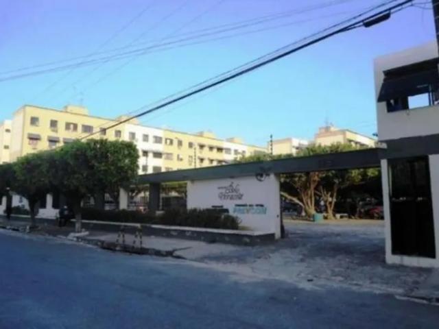 Apartamento com 2 Quartos e 2 banheiros à Venda, 66 m² por R$ 119.000