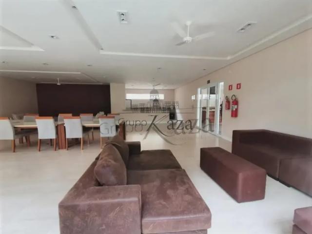 Apartamento com 2 Quartos e 2 banheiros à Venda, 66 m² por R$ 380.000