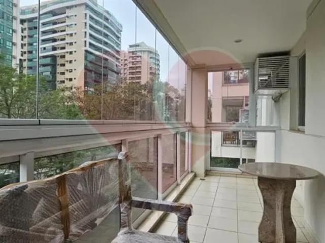 Apartamento com 2 Quartos e 2 banheiros à Venda, 73 m² por R$ 948.000