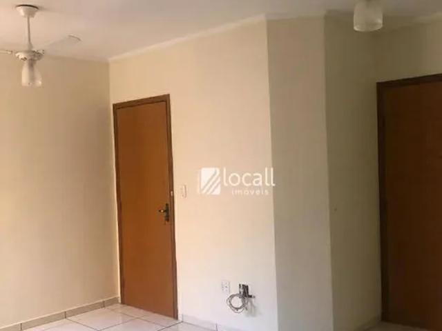 Apartamento com 2 Quartos e 2 banheiros à Venda, 70 m² por R$ 195.000