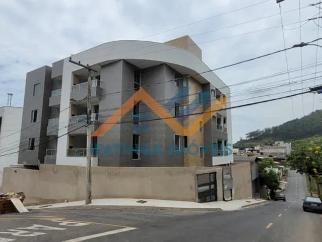Apartamento com 2 Quartos e 2 banheiros à Venda, 70 m² por R$ 355.000