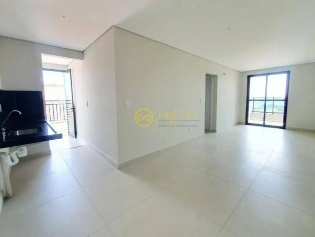 Apartamento com 2 Quartos e 2 banheiros à Venda, 70 m² por R$ 360.000