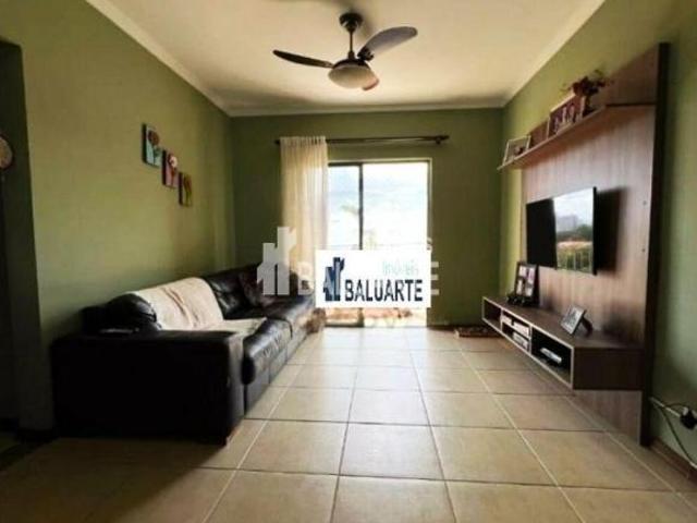 Apartamento com 2 Quartos e 2 banheiros à Venda, 70m²