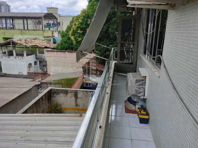 Apartamento com 2 Quartos e 2 banheiros à Venda, 72 m² por R$ 360.000