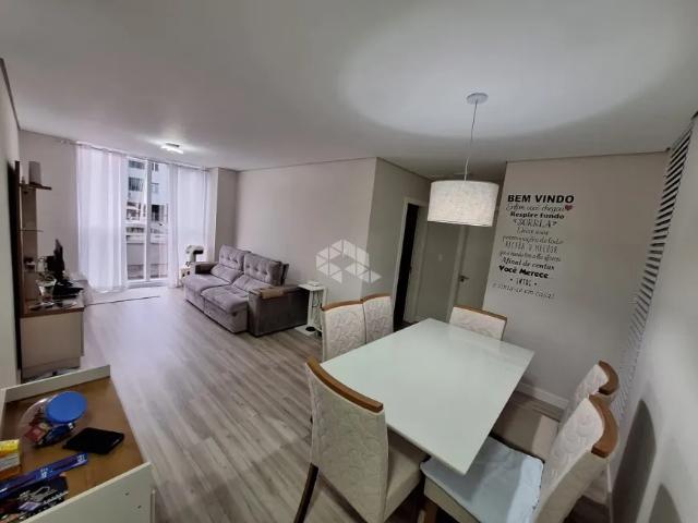 Apartamento com 2 Quartos e 2 banheiros à Venda, 72 m² por R$ 360.000