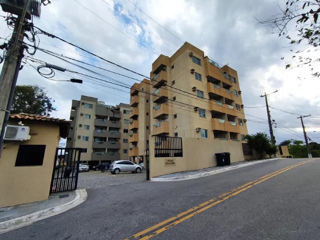 Apartamento com 2 Quartos e 2 banheiros à Venda, 74 m² por R$ 370.000