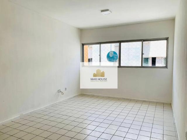 Apartamento com 2 Quartos e 2 banheiros à Venda, 74 m² por R$ 310.000