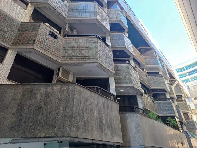 Apartamento com 2 Quartos e 2 banheiros à Venda, 74 m² por R$ 740.000