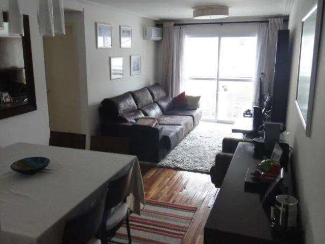Apartamento com 2 Quartos e 2 banheiros à Venda, 74 m² por R$ 765.000
