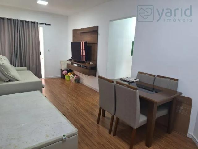 Apartamento com 2 Quartos e 2 banheiros à Venda, 75 m² por R$ 356.000