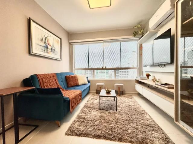 Apartamento com 2 Quartos e 2 banheiros à Venda, 81 m² por R$ 200.000