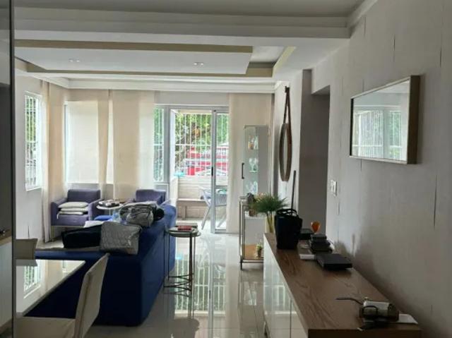 Apartamento com 2 Quartos e 2 banheiros à Venda, 93 m² por R$ 330.000