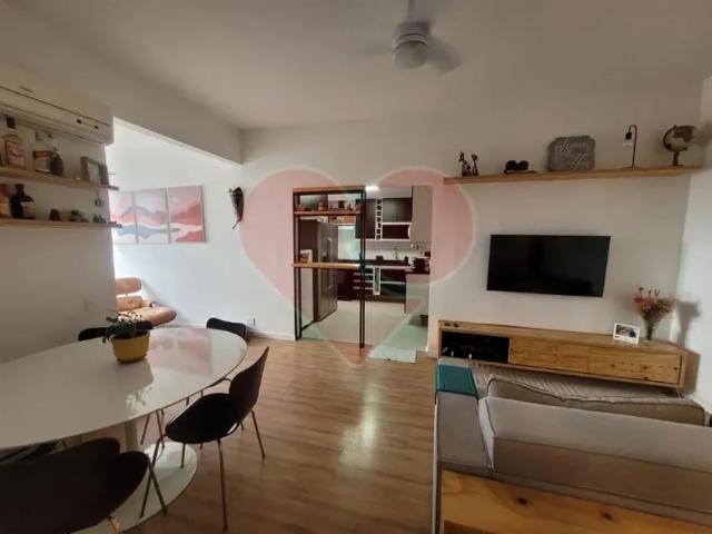 Apartamento com 2 Quartos e 2 banheiros à Venda, 98 m² por R$ 1.100.000