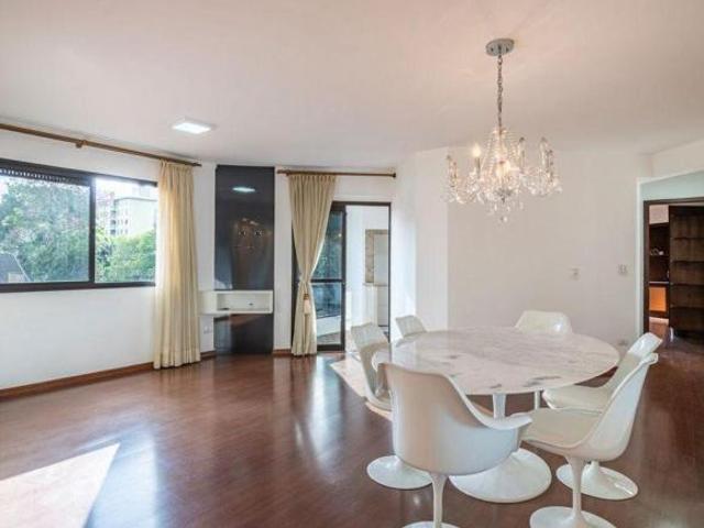 Apartamento com 2 Quartos e 2 banheiros à Venda, 101 m² por R$ 720.000