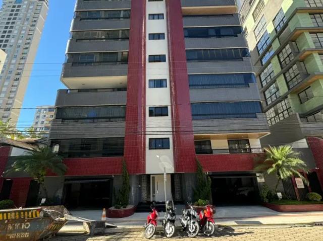 Apartamento com 2 Quartos e 2 banheiros à Venda, 104 m² por R$ 1.390.000