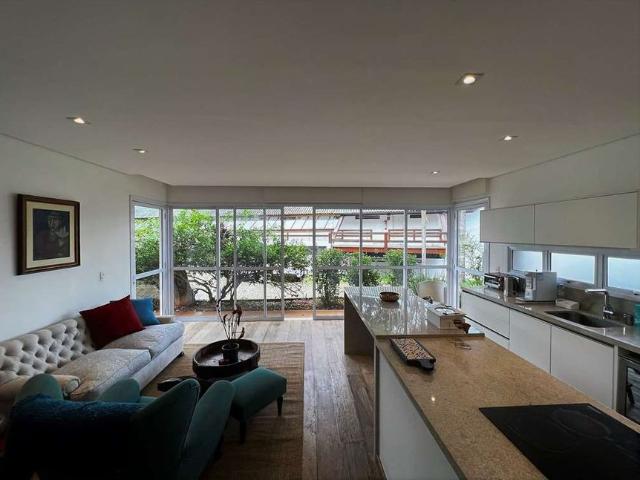 Apartamento com 2 Quartos e 2 banheiros à Venda, 175 m² por R$ 1.590.000