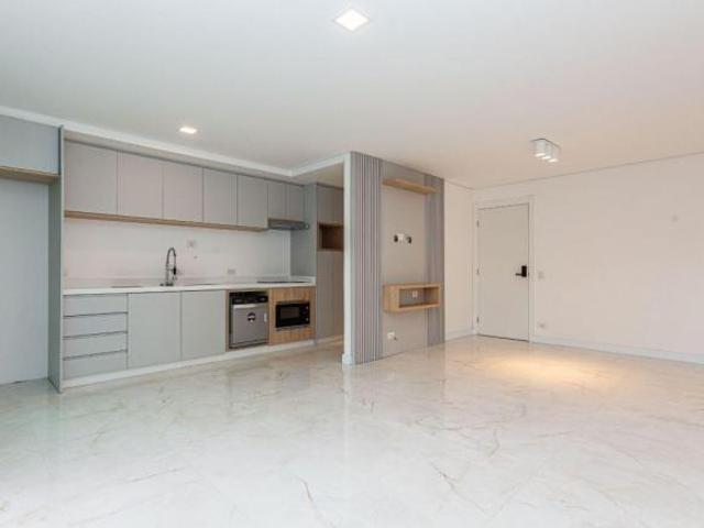 Apartamento com 2 quartos e 2 suítes Bairro Mercês em Curitiba PR