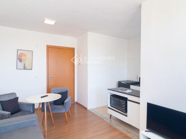 Apartamento com 2 quartos e 40m² para alugar em Camaquã, Porto Alegre