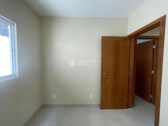 Apartamento com 2 quartos e 44m² para alugar em Forquilhas, São José