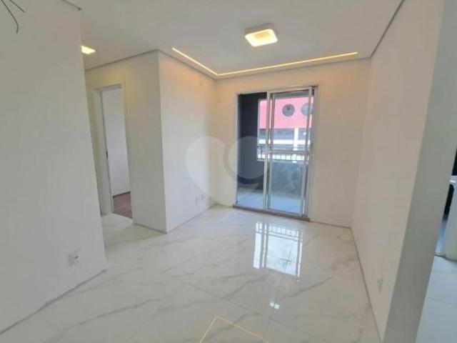 Apartamento com 2 quartos e 46 m² à venda em Santana