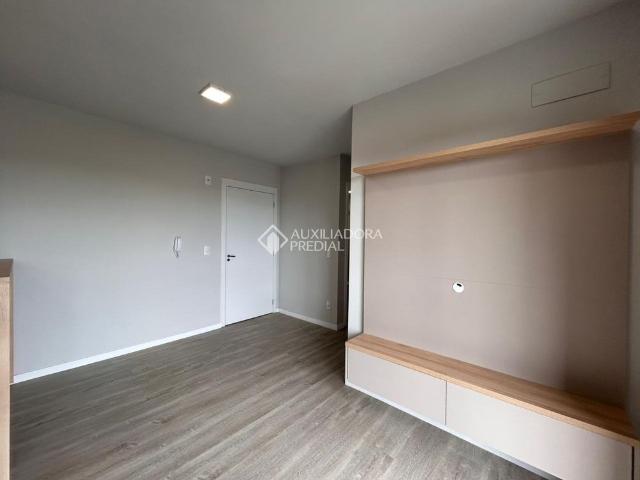 Apartamento com 2 quartos e 48m² para alugar em Centro, Canoas