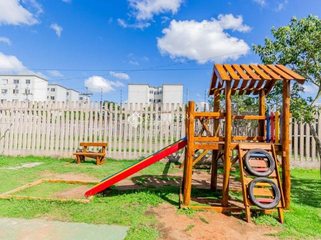 Apartamento com 2 quartos e 50m² para alugar em Mário Quintana, Porto Alegre