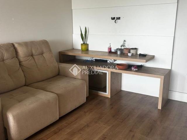 Apartamento com 2 quartos e 50m² para alugar em Barnabé, Gravataí