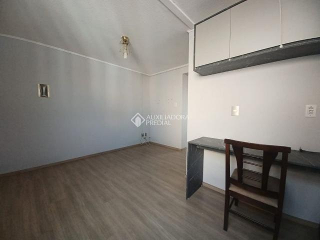 Apartamento com 2 quartos e 50m² para alugar em Igara, Canoas