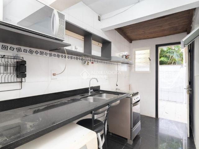 Apartamento com 2 quartos e 54m² para alugar em São João, Porto Alegre