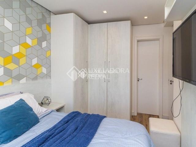 Apartamento com 2 quartos e 56m² para alugar em Azenha, Porto Alegre