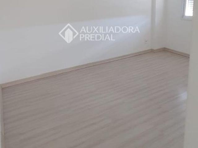 Apartamento com 2 quartos e 56m² para alugar em Centro, Canoas