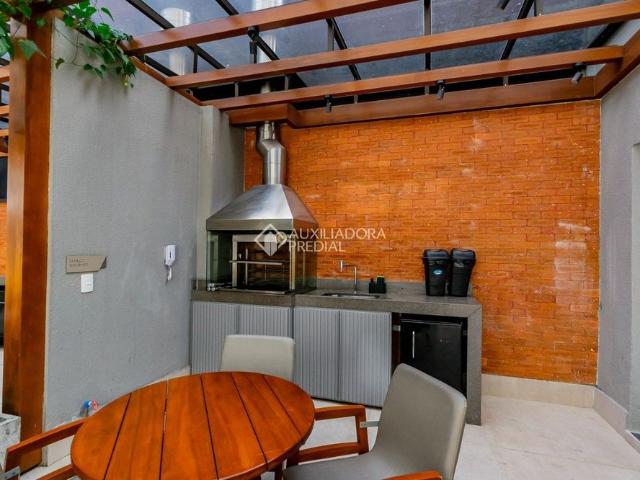 Apartamento com 2 quartos e 57m² para alugar em Cristo Redentor, Porto Alegre