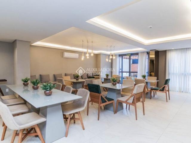 Apartamento com 2 quartos e 57m² para alugar em Cristo Redentor, Porto Alegre