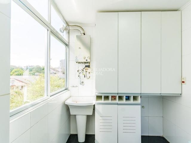 Apartamento com 2 quartos e 59m² para alugar em Passo da Areia, Porto Alegre