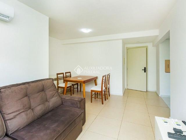 Apartamento com 2 quartos e 60m² para alugar em Jardim Carvalho, Porto Alegre