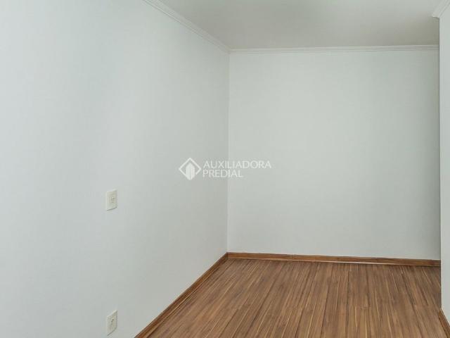 Apartamento com 2 quartos e 60m² para alugar em Jardim Itu, Porto Alegre