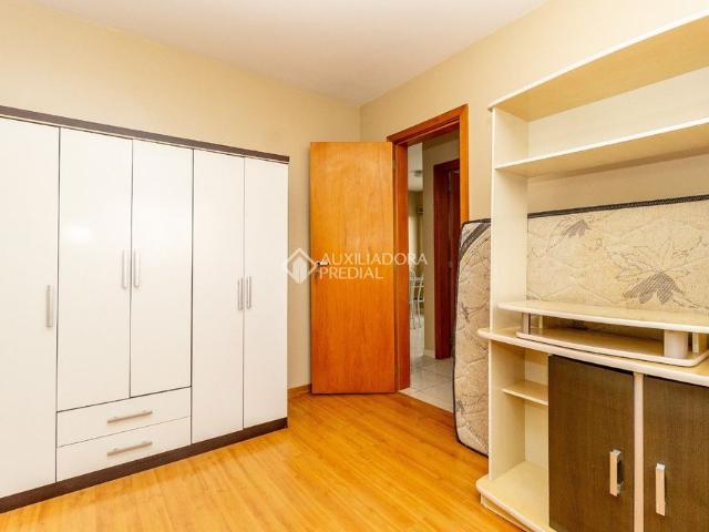 Apartamento com 2 quartos e 60m² para alugar em Passo da Areia, Porto Alegre