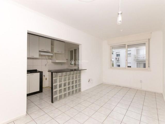 Apartamento com 2 quartos e 62m² para alugar em Passo da Areia, Porto Alegre