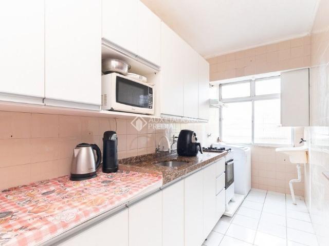 Apartamento com 2 quartos e 70m² para alugar em Camaquã, Porto Alegre