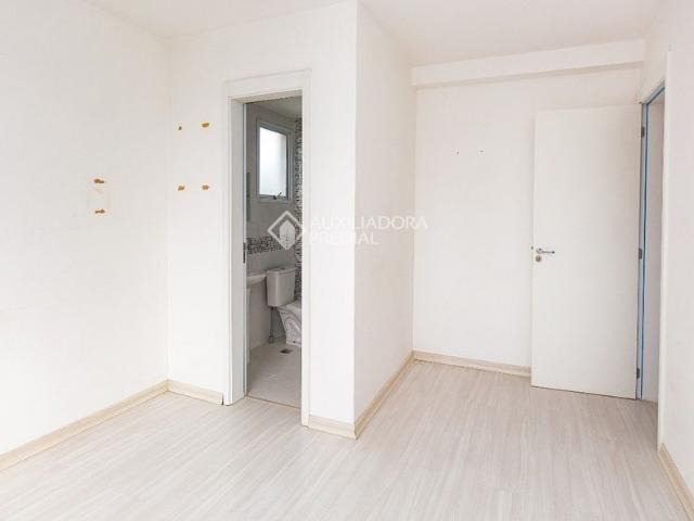 Apartamento com 2 quartos e 70m² para alugar em Sarandi, Porto Alegre