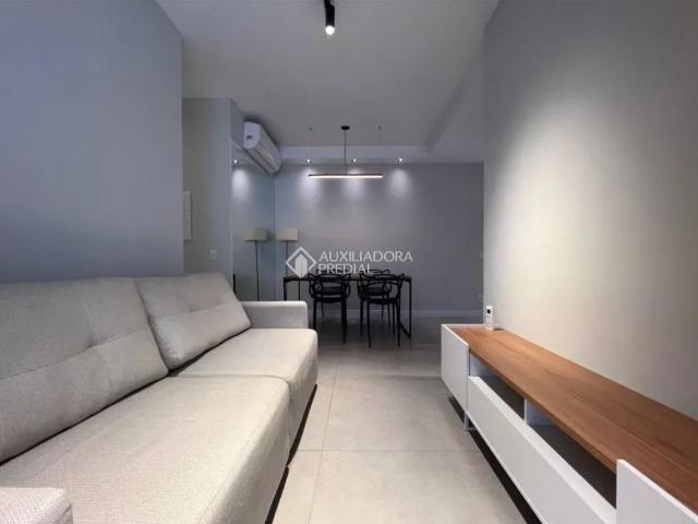 Apartamento com 2 quartos e 72m² para alugar em Cerqueira César, São Paulo