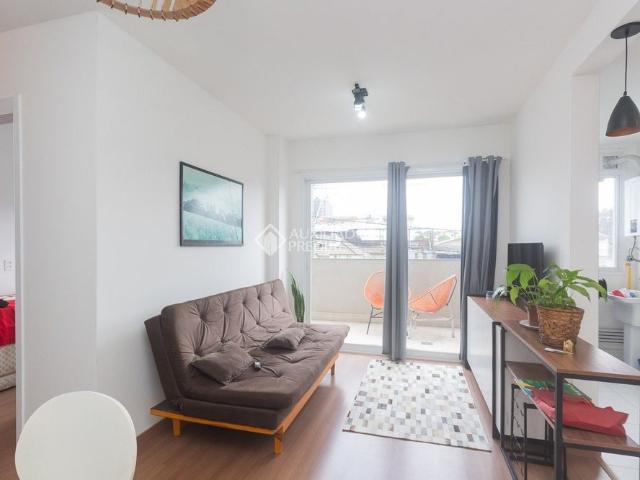 Apartamento com 2 quartos e 72m² para alugar em Cristo Redentor, Porto Alegre
