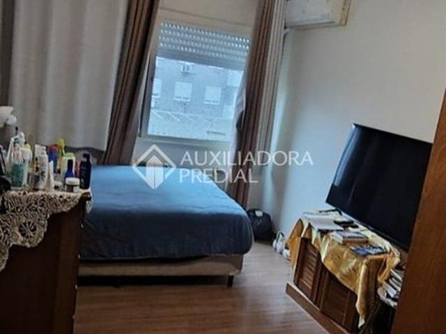 Apartamento com 2 quartos e 74m² para alugar em Floresta, Porto Alegre