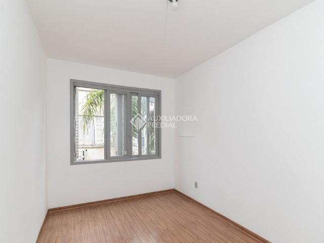 Apartamento com 2 quartos e 75m² para alugar em Azenha, Porto Alegre