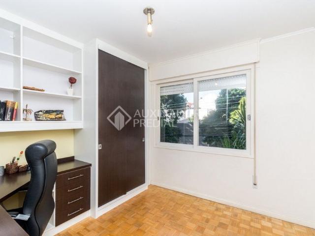 Apartamento com 2 quartos e 75m² para alugar em Floresta, Porto Alegre